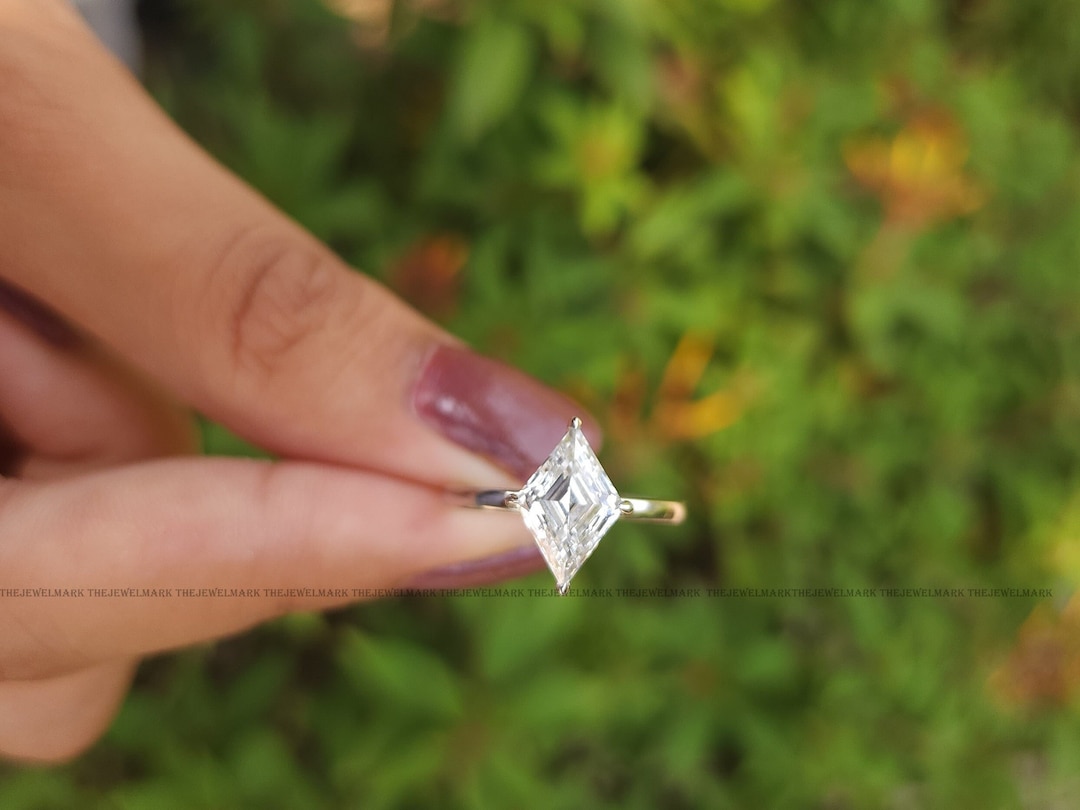 Lozenge Cut Moissanite Engagement Ring 2.20 CT Solitaire Wedding Ring ...