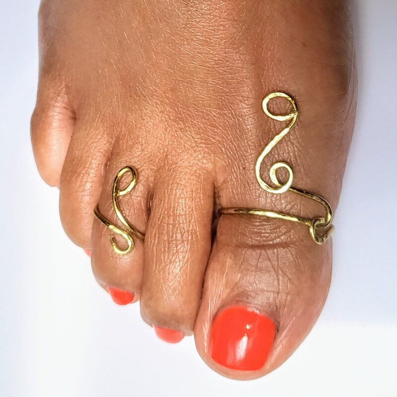 Gold Toe Ring - Etsy