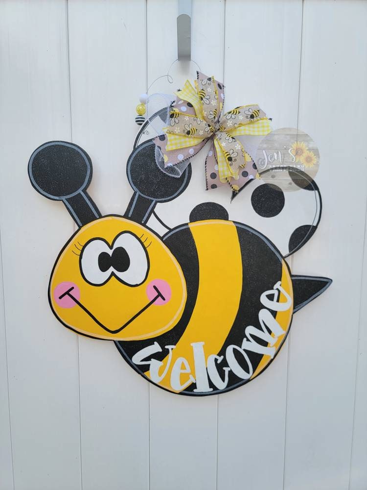 Bumble Bee Door Hanger, Spring Front Door Décor, Welcome Bee Sign ...