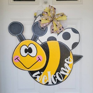 Bumble Bee Door Hanger, Spring Front Door Décor, Welcome Bee Sign ...