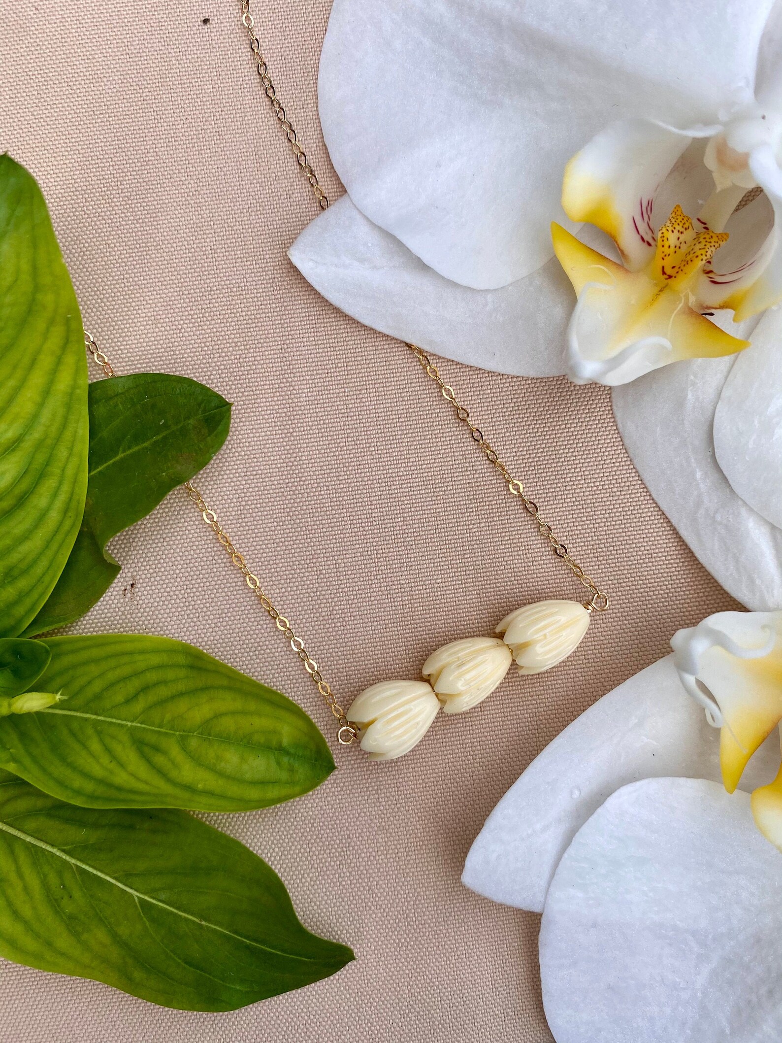 Pikake Flower ʻekolu Necklace | Vintage Hawaiian Jewelry | Resin or ...