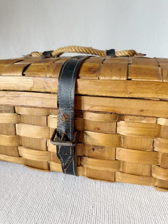 Vintage Wicker Picnic Basket With Leather Belt Lock a… - Gem