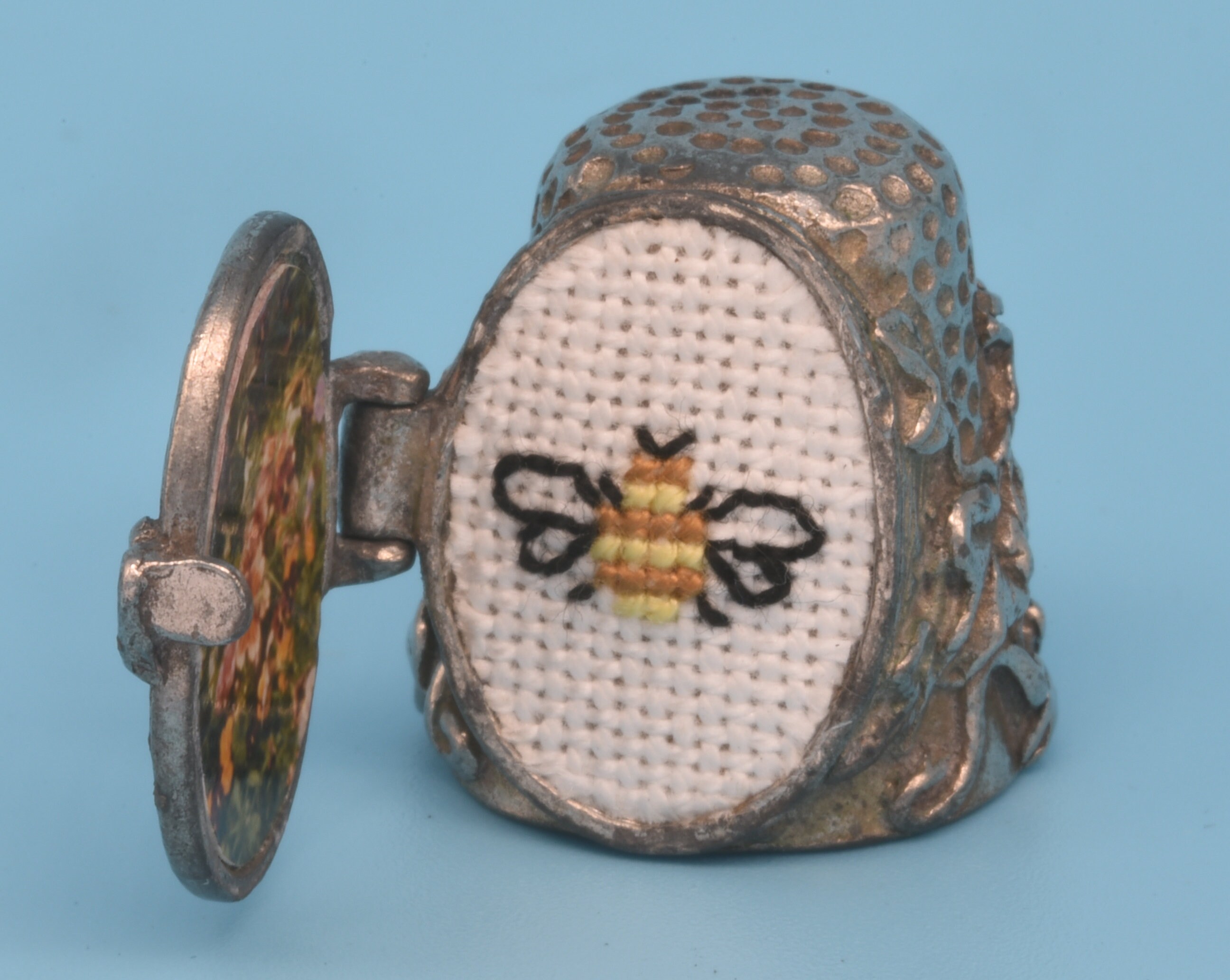 Honey Bee English Pewter Locket Thimble by Elizabeth R | Etsy