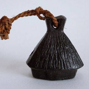 3696 'hut' Iron Bell Cast Iron Bell Vtg. Japanese - Etsy