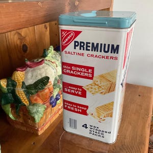 Vintage Nabisco Premium Cracker Tin Farmhouse Kitchen Retro Decor and ...