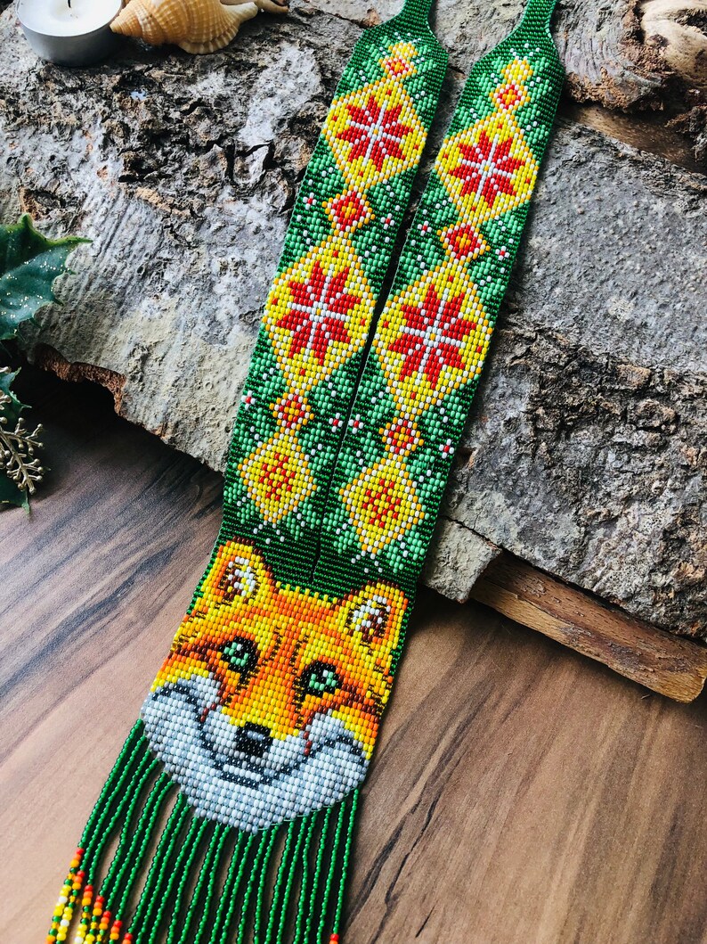 Cute and Lovely Fox Beaded Necklaces. Gerdan With Animal. Green Color ...