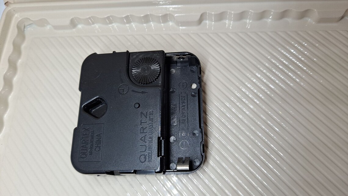 Upcycle Disney VHS Clam Shell Quartz Clock Snow White - Etsy