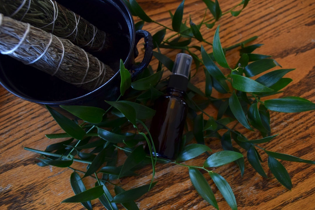 Body Spray//sandal Wood - Etsy