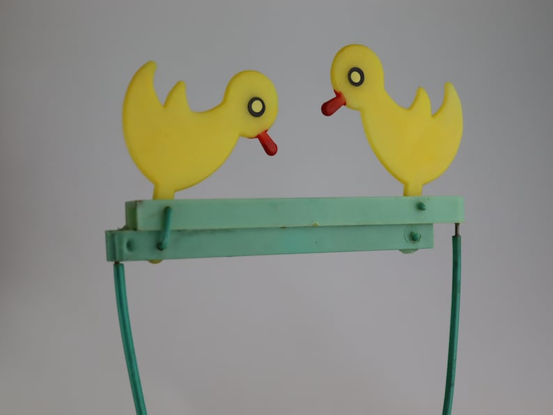 Vintage Toy Ducklings Pecking Grains, Chicken Toy, Mechanical Toy ...