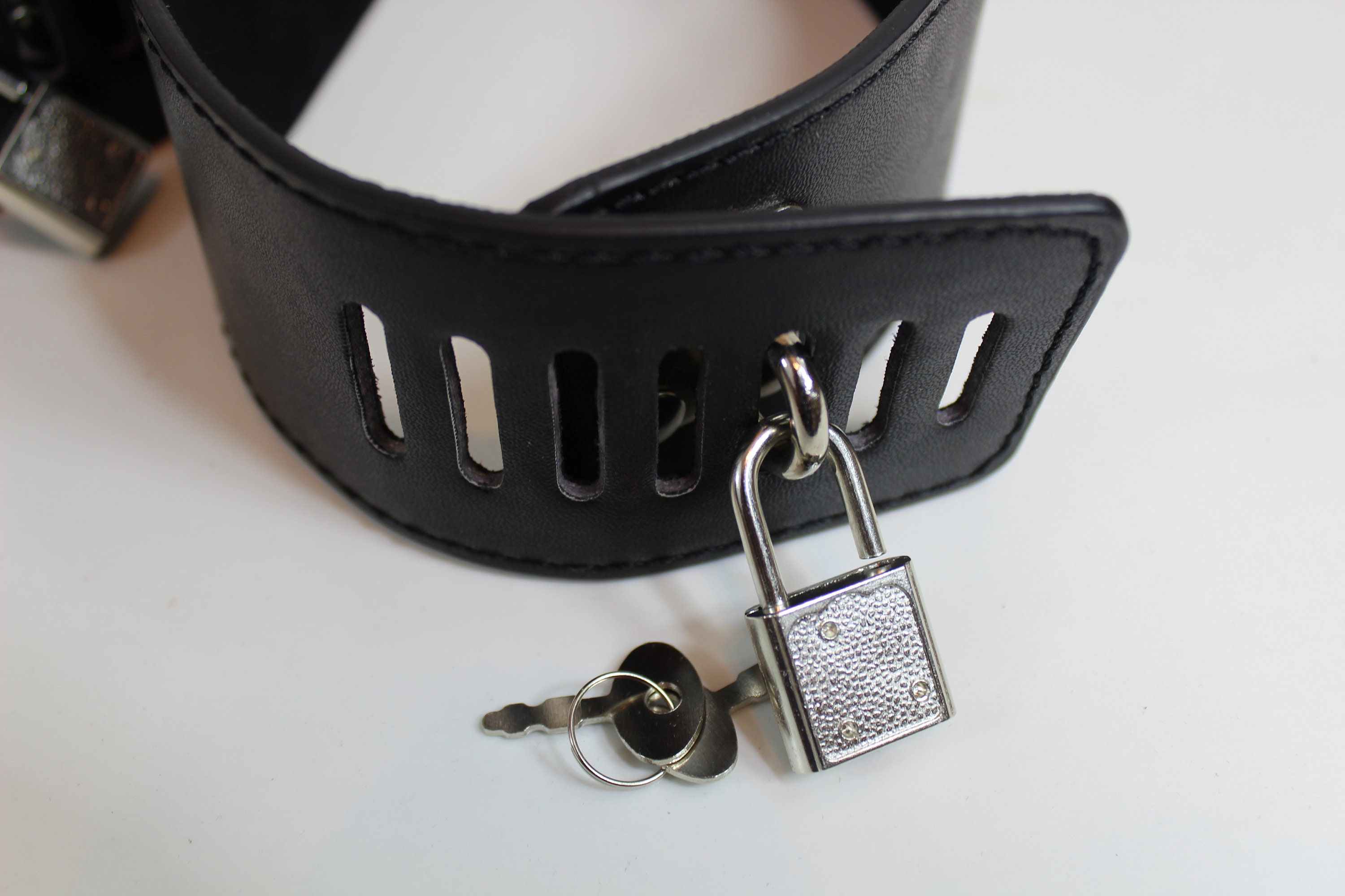 Leather Neck to Wrist Bondage Restraints - Etsy