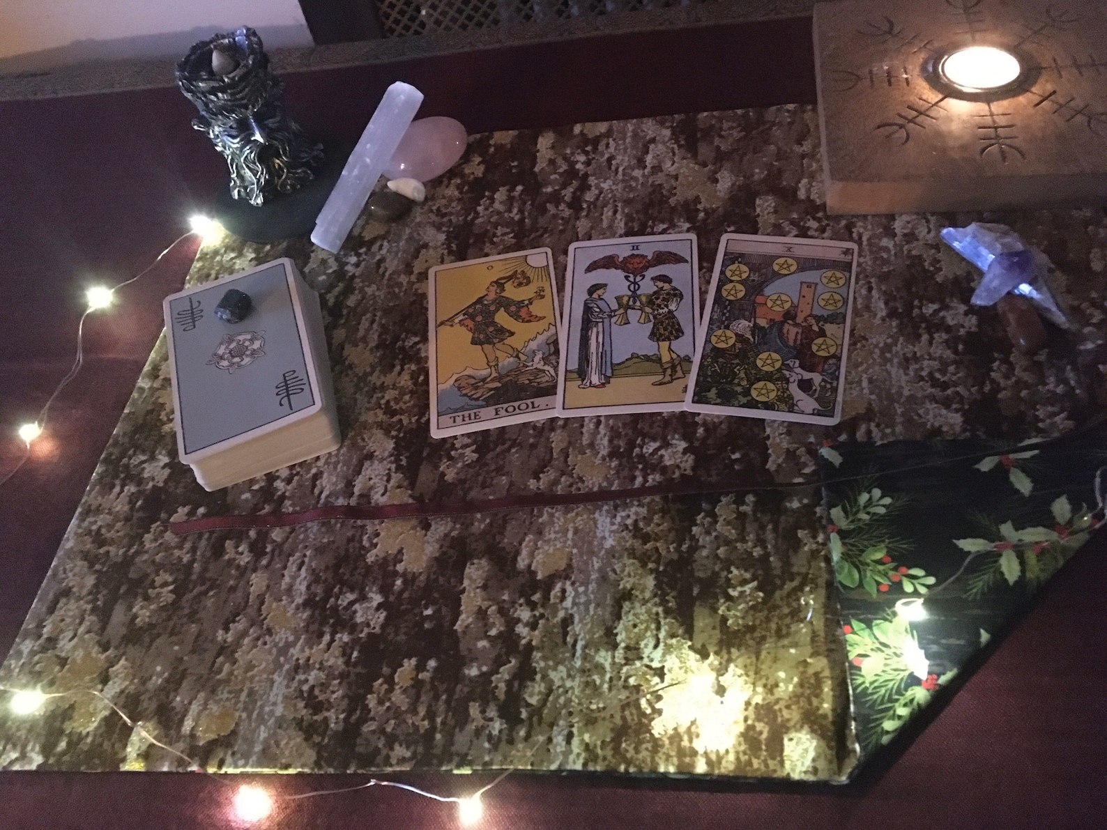 Holly Tarot Mat Portable Tarot Mat Oracle Reading Mat Tarot | Etsy