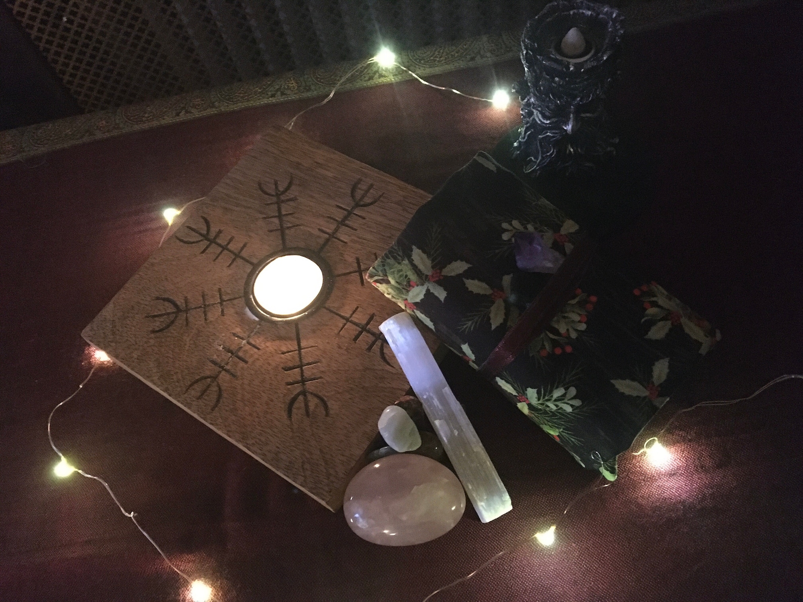 Holly Tarot Mat Portable Tarot Mat Oracle Reading Mat Tarot | Etsy