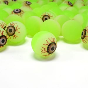Glow in the Dark Eyeball Bouncy Ball Halloween Supplies Halloween ...