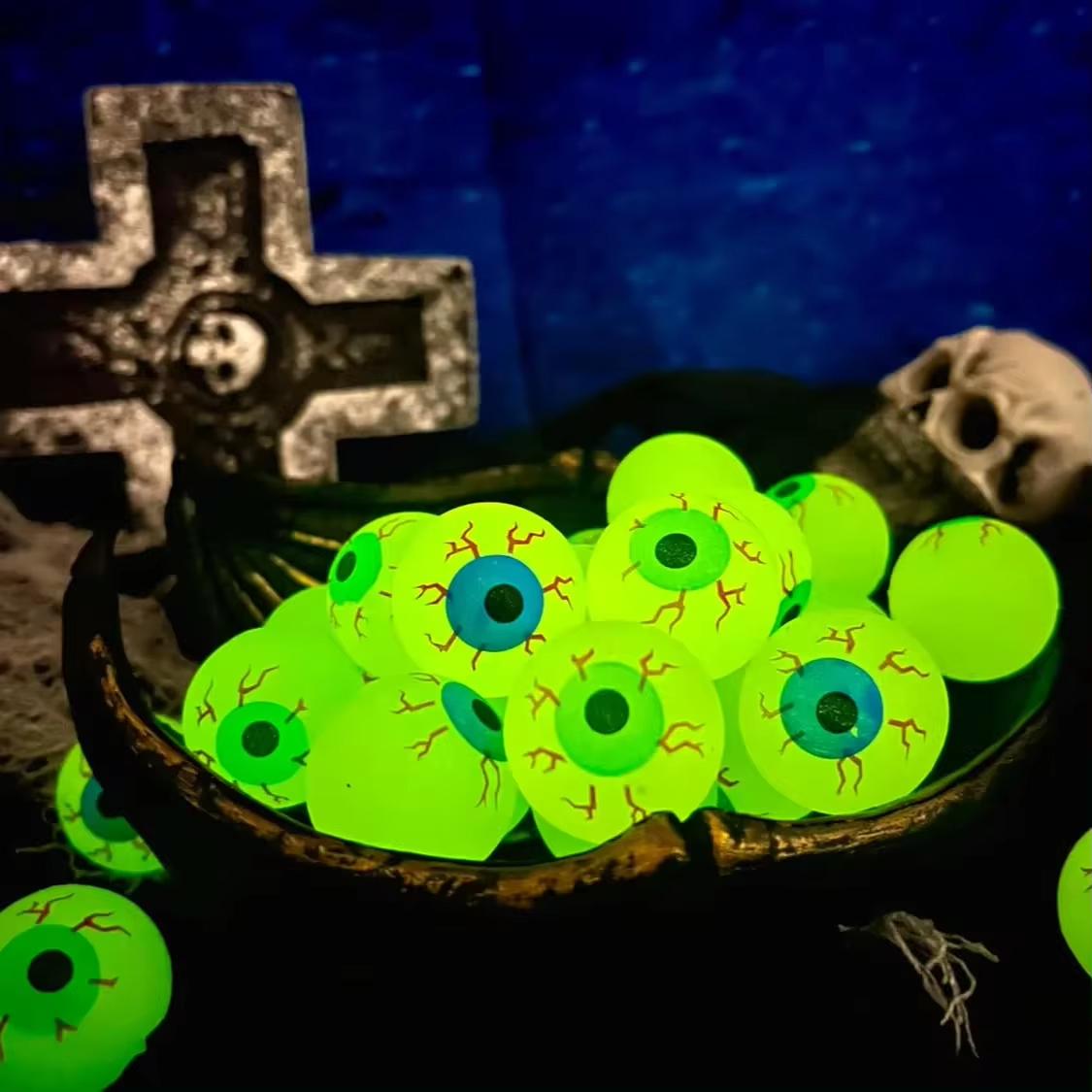 Glow in the Dark Eyeball Bouncy Ball Halloween Supplies Halloween ...
