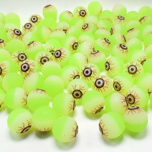 Glow in the Dark Eyeball Bouncy Ball Halloween Supplies Halloween ...