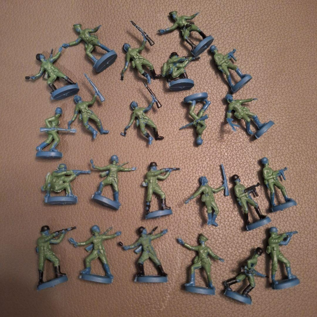 Milton Bradley Army Men Tank Battle Game 23 Green Blue Piece Cupcake ...