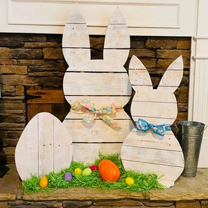 Pallet Wood Easter Bunnies! Rustic Porch Decor, Farmhouse Easter Bunny ...