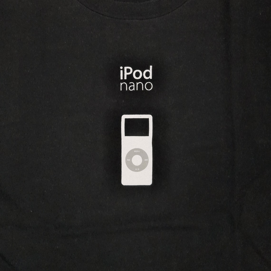 Y2K APPLE IPOD NANO 1st Generation Simple Center Print & Logo Promo T ...