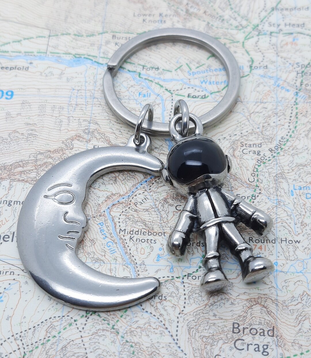 Spaceman Moon Keychain Astronaut Space Travel Keyring Gift Keychains ...