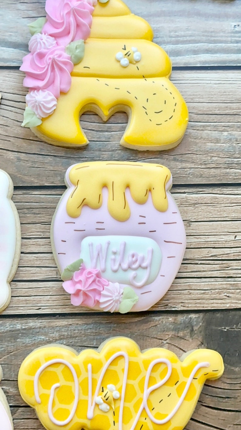 Winnie the Pooh Birthday Cookies, Custom Color Available - Etsy