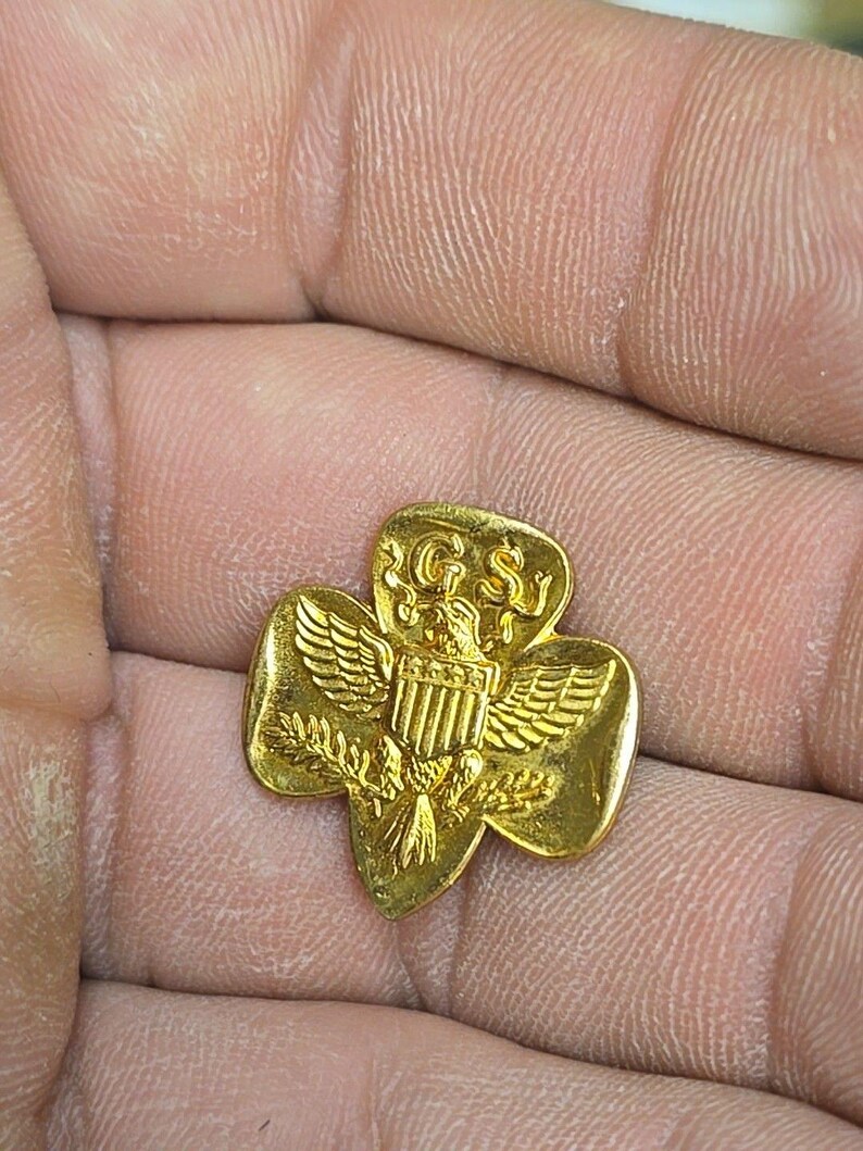 Vintage Girl Scouts GS Trefoil Eagle USA Membership Pin Brooch Gold ...