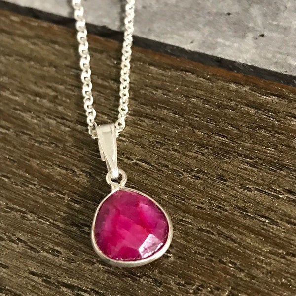 Small Ruby Ring - Etsy