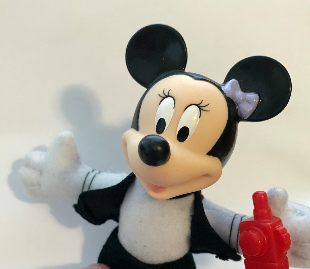 Minnie Mouse on the Phone - Etsy