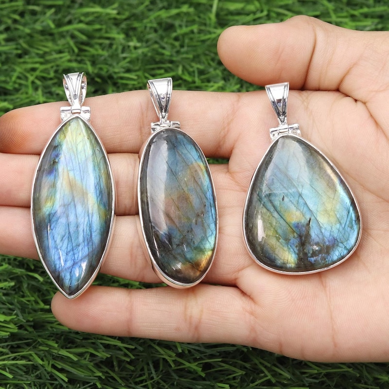 Labradorite Pendant - Etsy