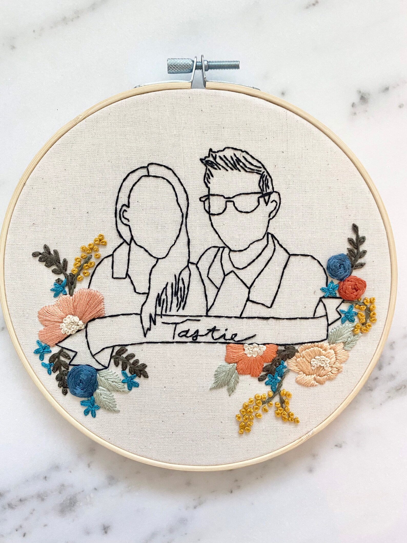 Custom Embroidered Line Portrait - Etsy