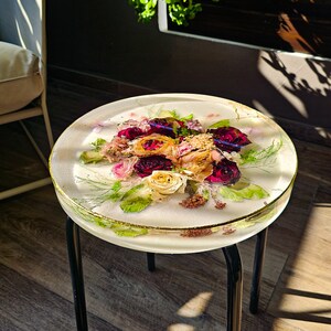 Artisanal Preserved Flower Resin Table, Opulent All-round Coffee Table ...