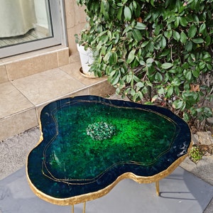 Green Emerald Epoxy Table, Live Edge Modern Coffee Table, Agate Crystal ...