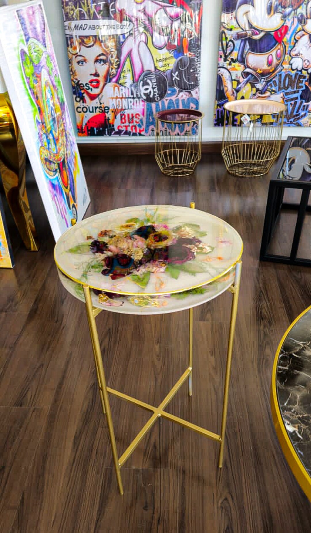 Artisanal Preserved Flower Resin Table, Opulent All-round Coffee Table ...