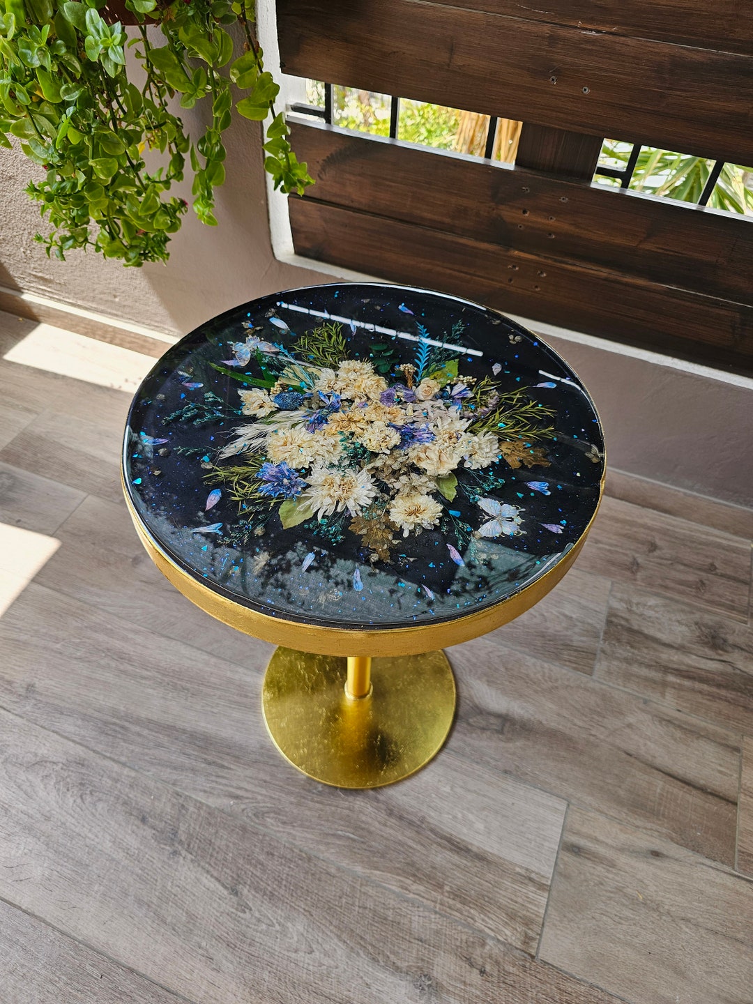Artisanal Preserved Flower Resin Table, Opulent All-round Coffee Table ...