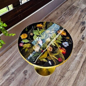 Artisanal Preserved Flower Resin Table, Opulent All-round Coffee Table ...