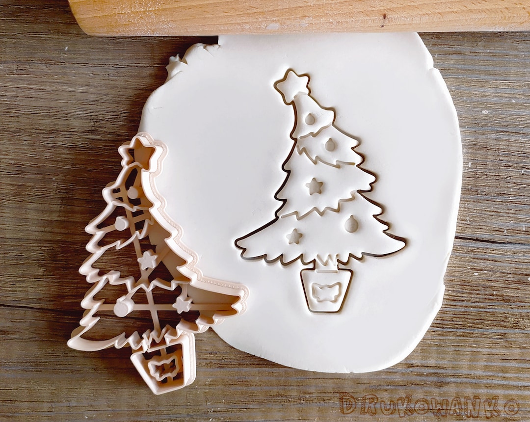 Christmas Tree Curve With Presents Christmas Winter Ice Snow Jesus ...