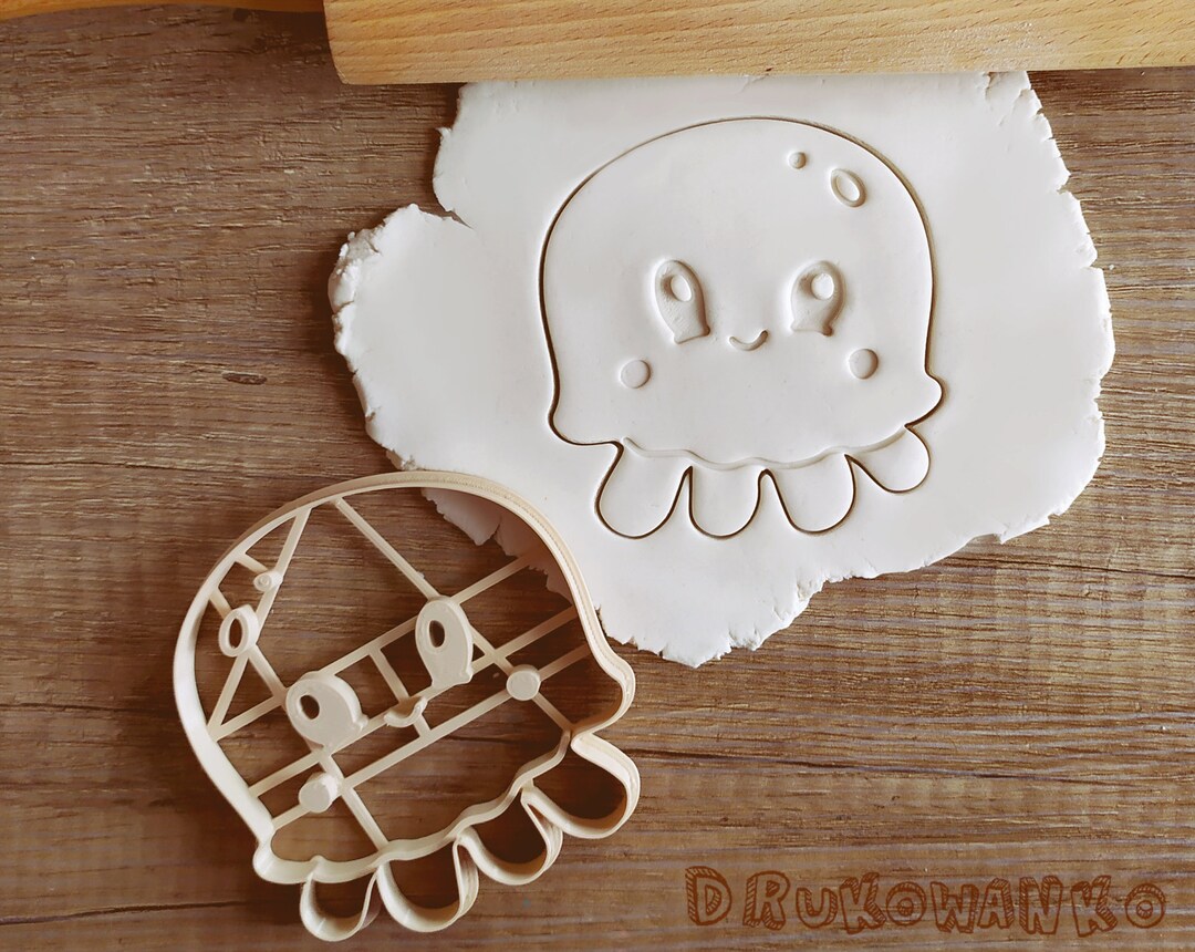 Medusa Sweet Cartoon Sea Water Animal Sweet Character Kids Show Movie ...