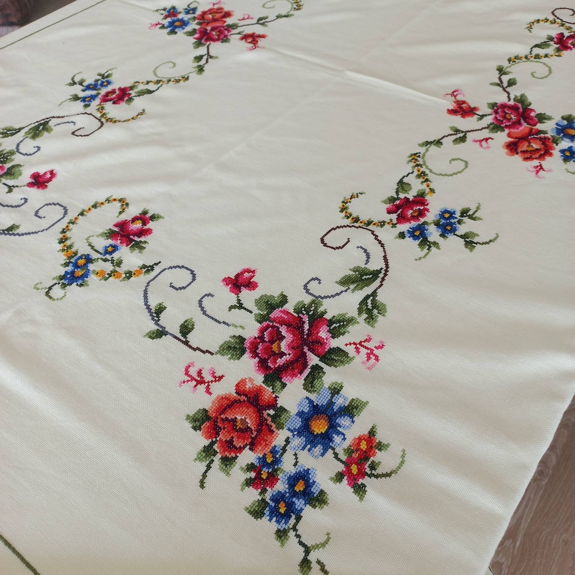 Vintage Hand Embroidered Cross Stitch Tablecloth With 8 Napkins, Big ...