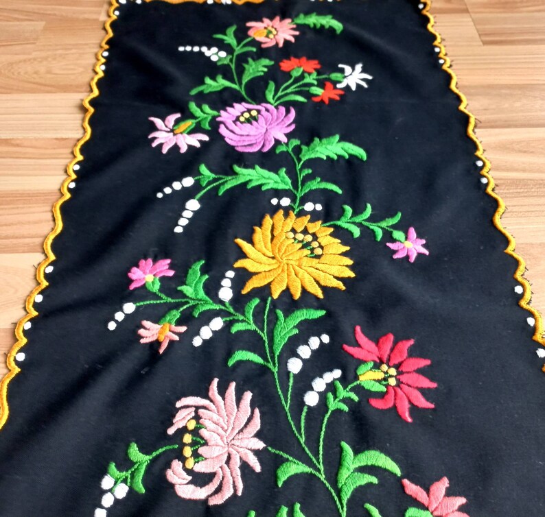 Vintage Hungarian Hand Embroidery Table Runner Floral Design - Etsy