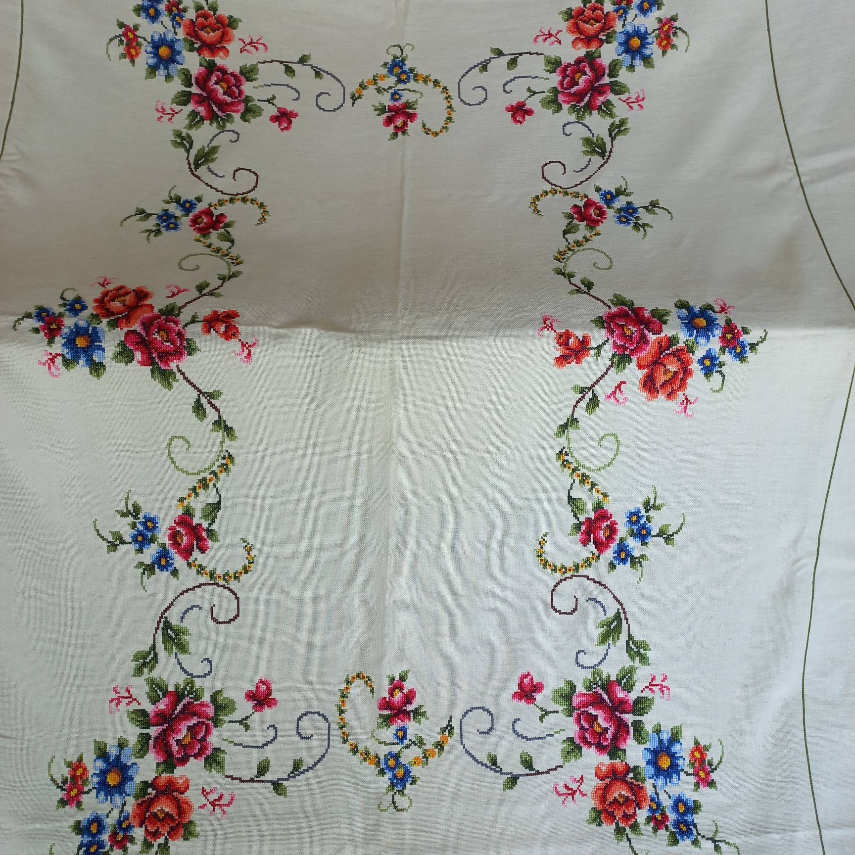Vintage Hand Embroidered Cross Stitch Tablecloth With 8 Napkins, Big ...
