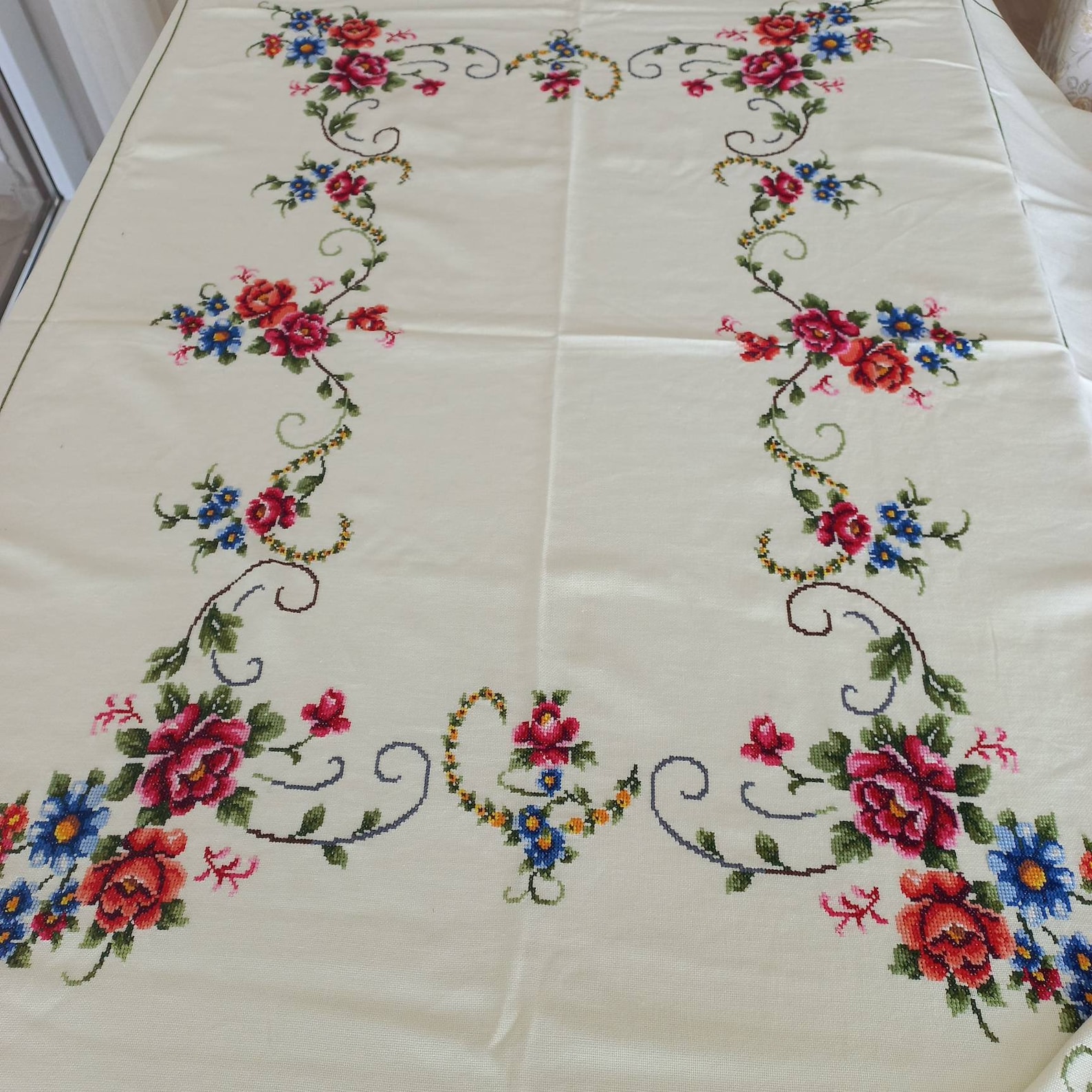 Vintage Hand Embroidered Cross Stitch Tablecloth With 8 Napkins, Big ...