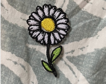 Daisy Patch Botanical Cottagecore Iron on Patch Embroidered Patches for ...