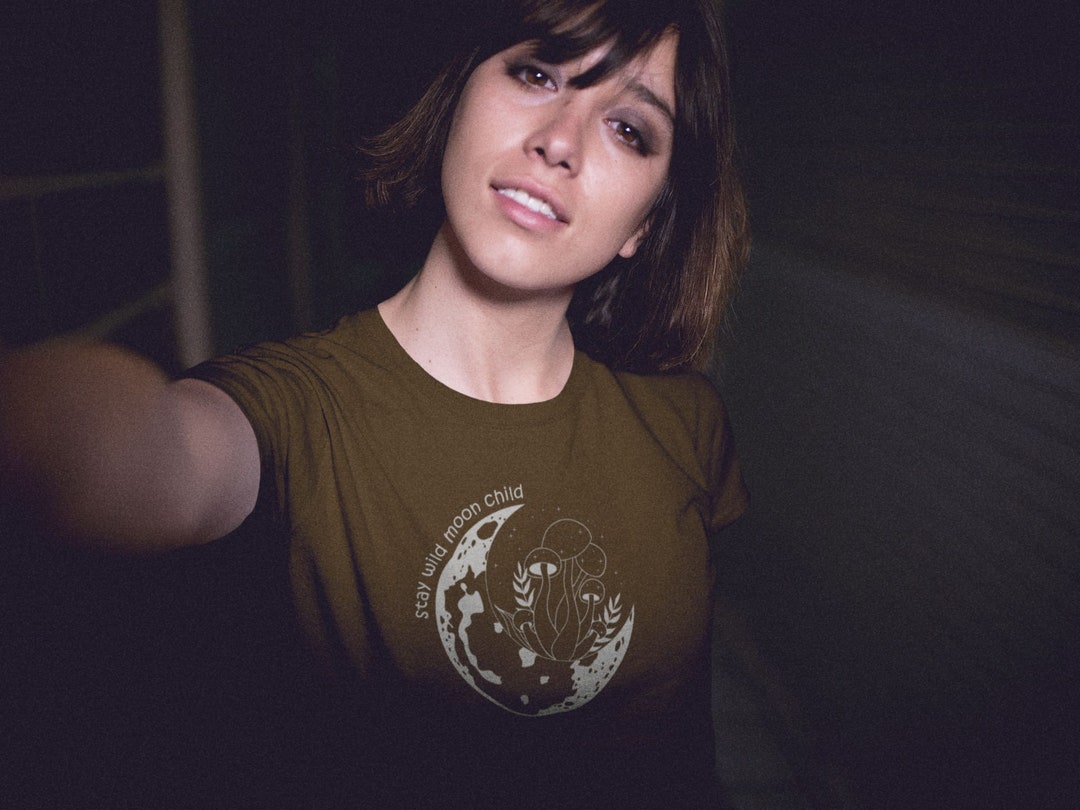 Stay Wild Moon Niño Mushroom Camiseta Ropa de hongos Goblincore Ropa ...