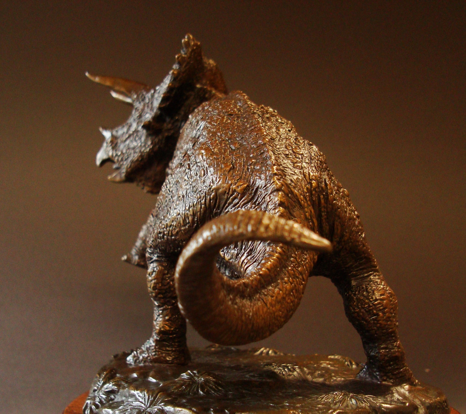 Triceratops Sculpture | Dinosaur Art | Prehistoric Animals | Natural ...