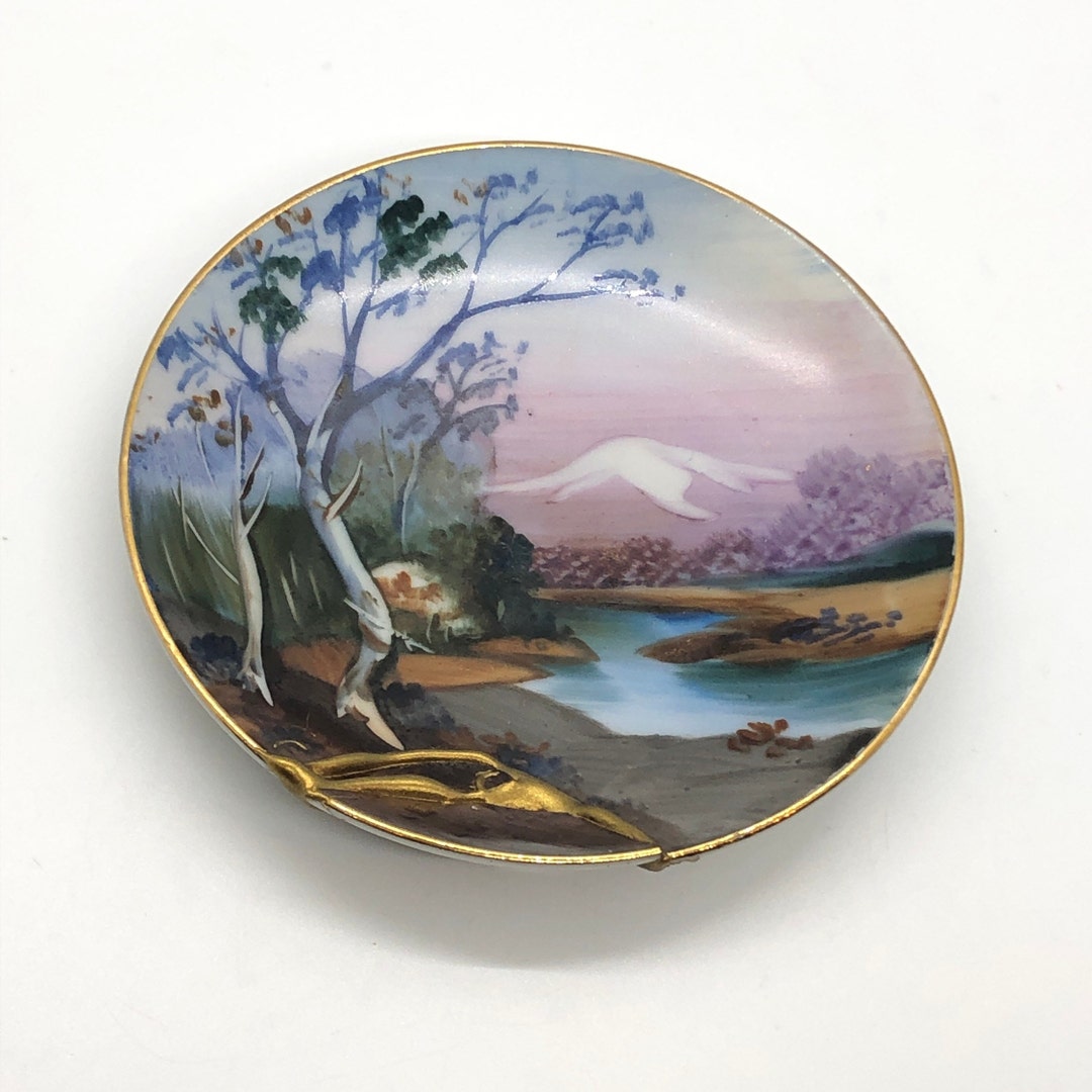 Small Japanese Ceramic Plate of Mount Fuji With Kintsugi - Kintsukuroi ...