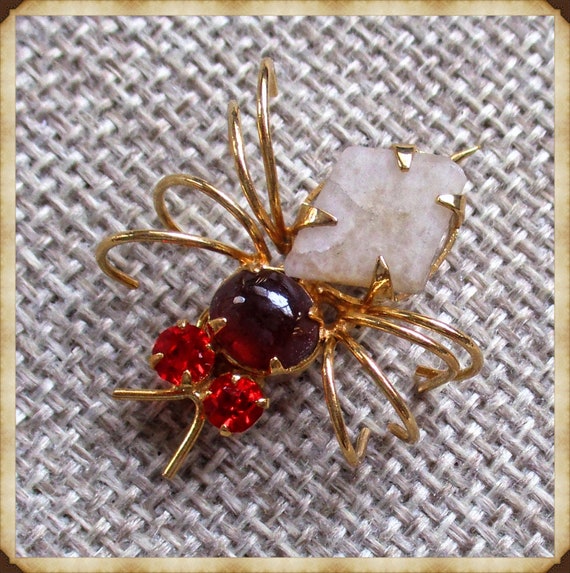 Gold color Spider Pin. Ruby Red Eyes. Made in Thaila… - Gem