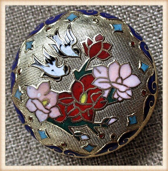 Handcrafted colorful Cloisonne Pill Box. Fine qualit… - Gem