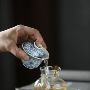 80ml Jingdezhen Blue and White Porcelain Gaiwan,line Drawing Lotus ...