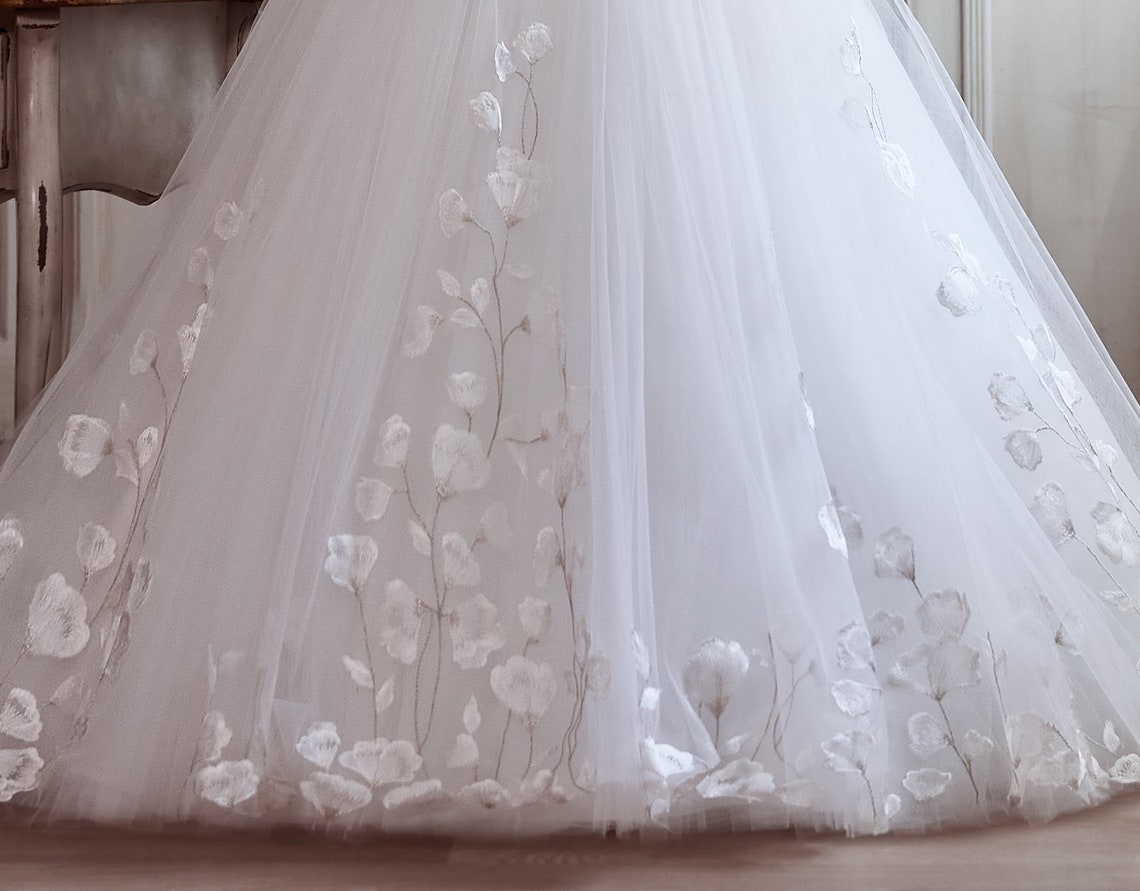 Elegant Delicate Tulle Flower Girl Dress. Bodice is Decorated - Etsy