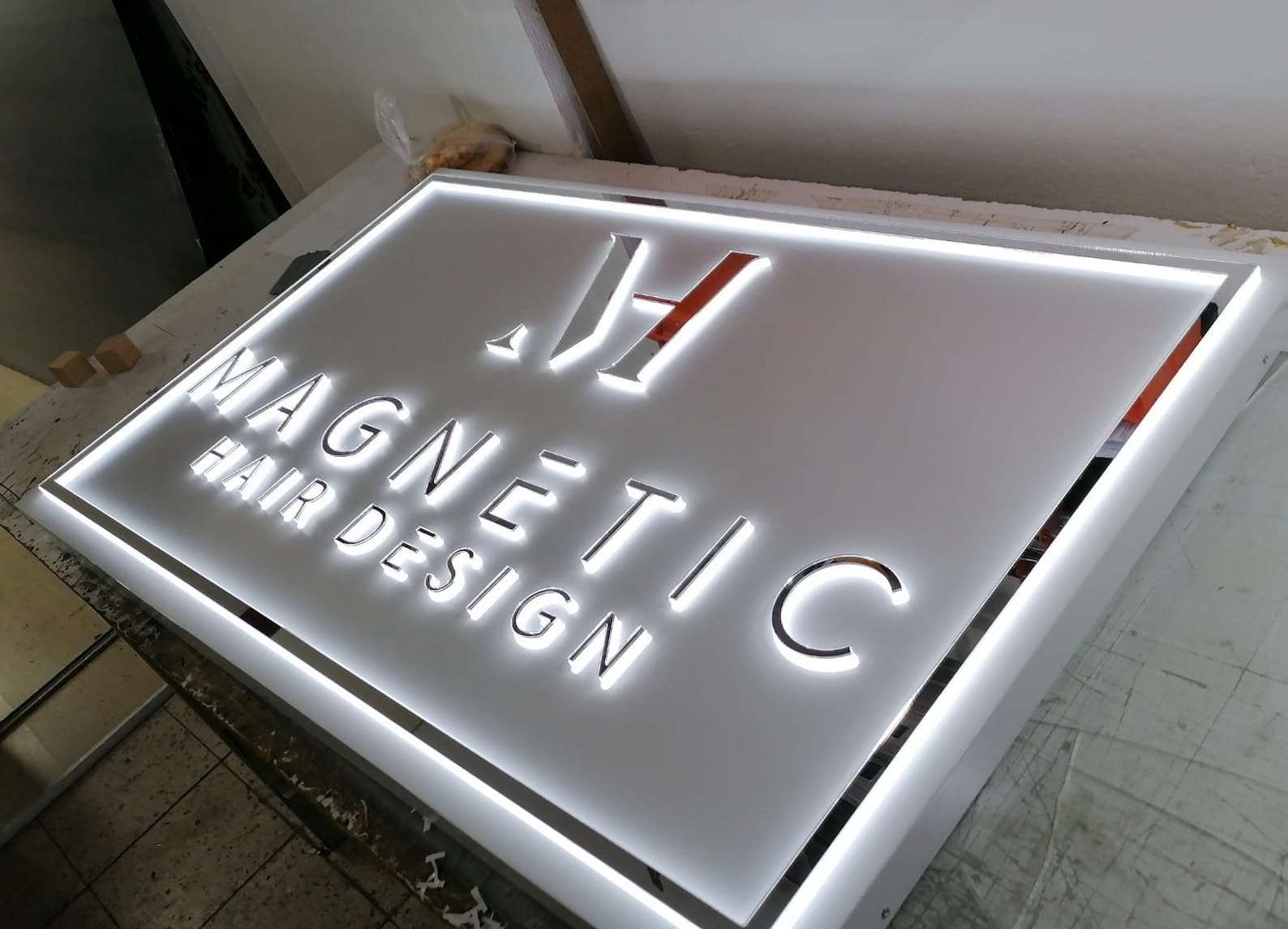 Custom LED Backlit Logo Sign, 3D Metal Light Box, Waterproof ...