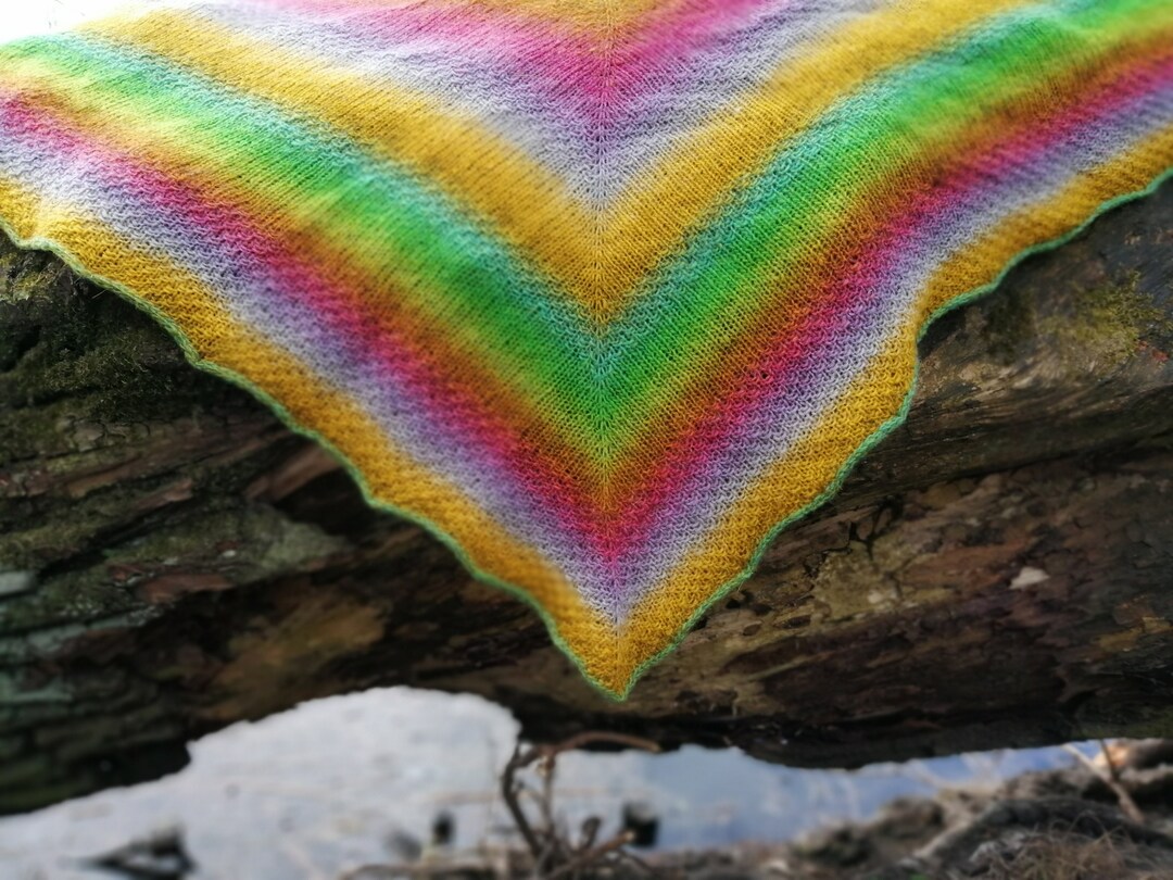 Knitted Triangle Winter Shawl, Natural Wool Wrap for Women - Etsy